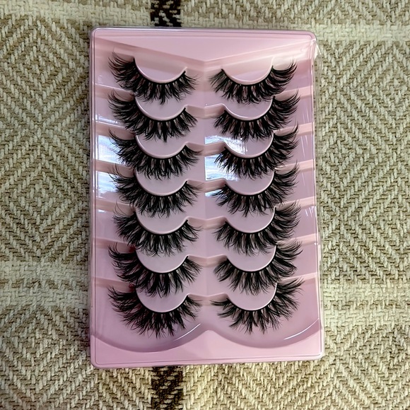 Makeup | 7 Pairs Of Wispy Fluffy Lashes | Poshmark